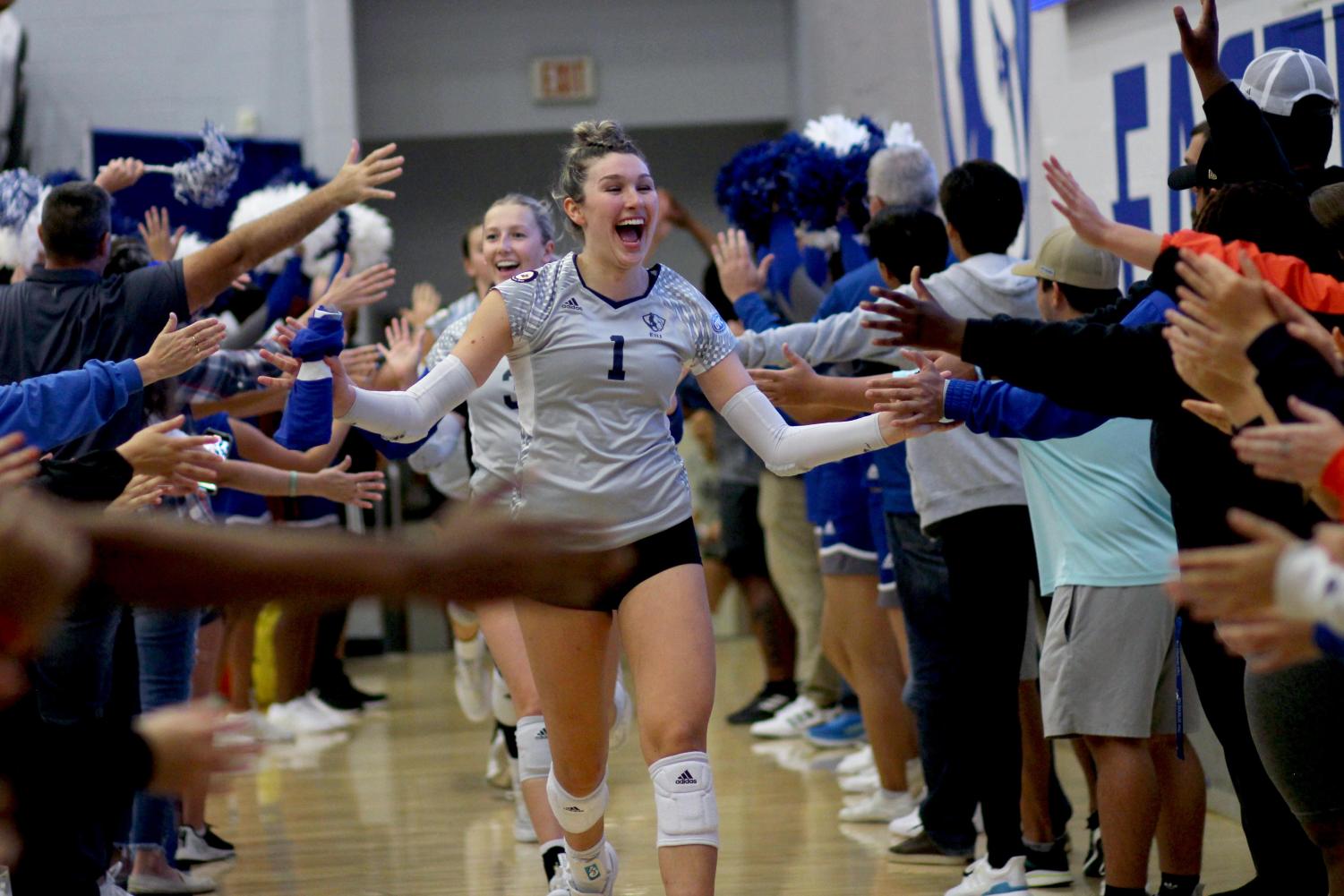 OVC volleyball teams open conference play – The Daily Eastern News